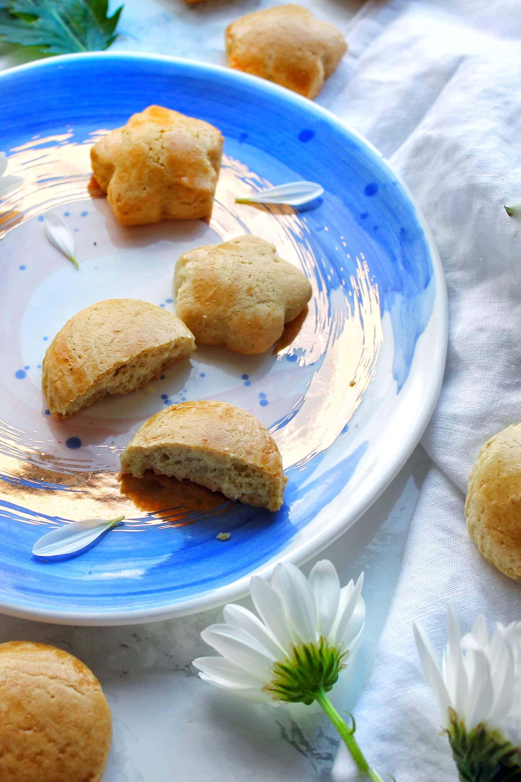 Iraqi Soda Cookies - Hungry Paprikas