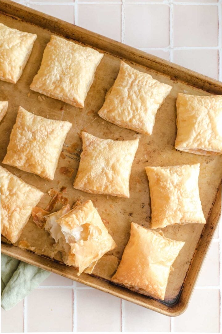 Umm Ali (Egyptian Bread Pudding) - Hungry Paprikas