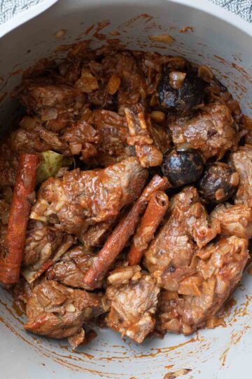 Fragrant Lamb Kabsa (Restaurant Style) - Hungry Paprikas
