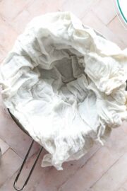 How to Make Labneh at Home (5 minutes!) - Hungry Paprikas