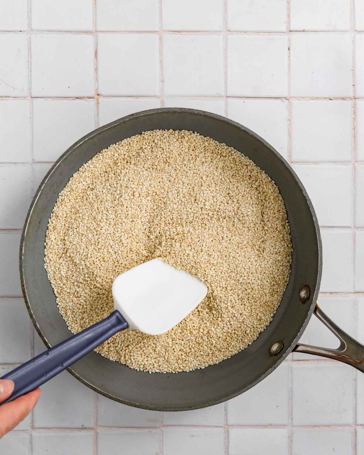 Homemade Tahini Paste in 10 Minutes - Hungry Paprikas