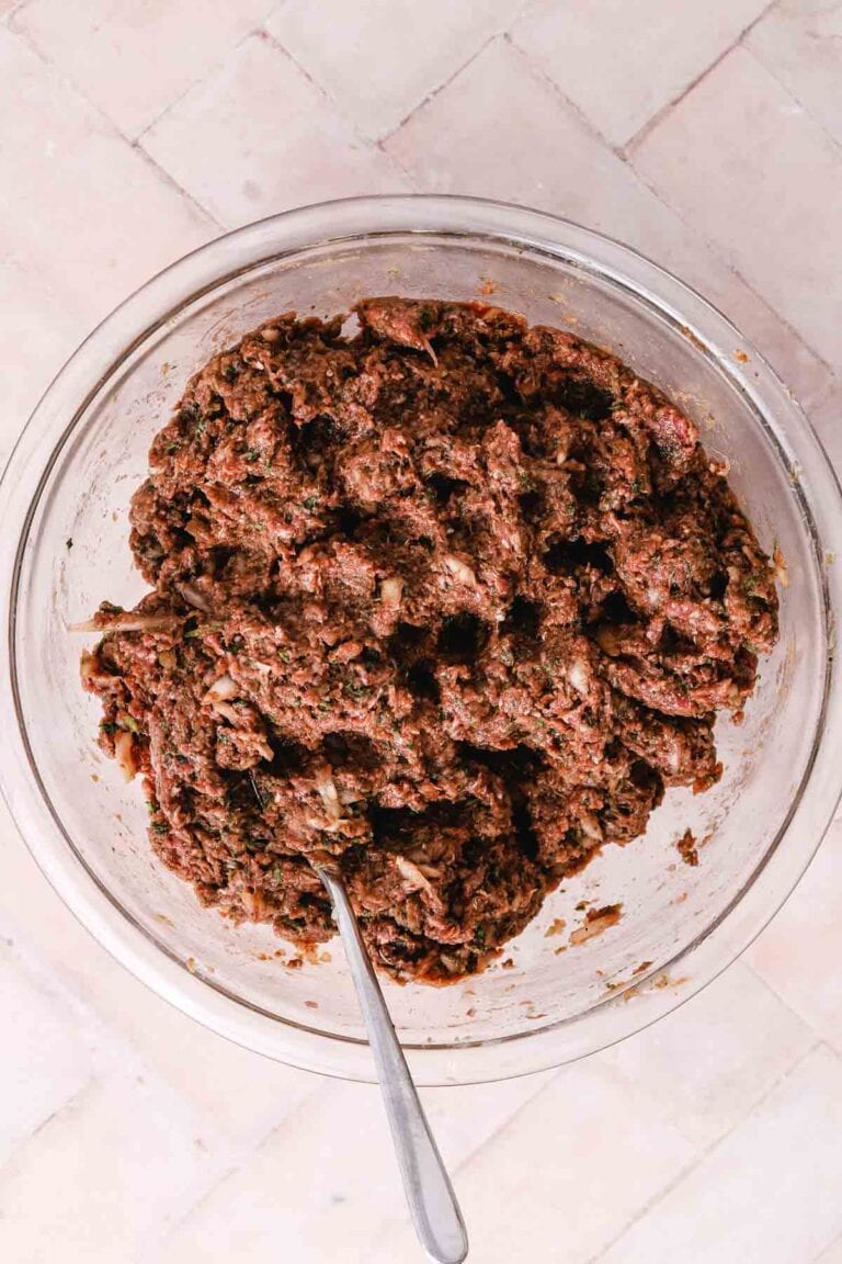 Lahm Bi Ajeen (Middle Eastern Flatbread) - Hungry Paprikas