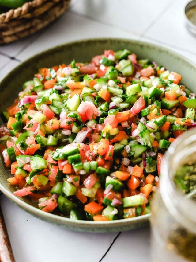 Crunchy Bulgur Salad with Easy Dressing - Hungry Paprikas
