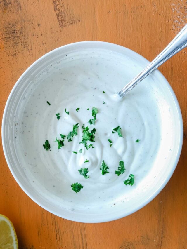 3-Ingredient Tahini Sauce (Tarator) - Hungry Paprikas
