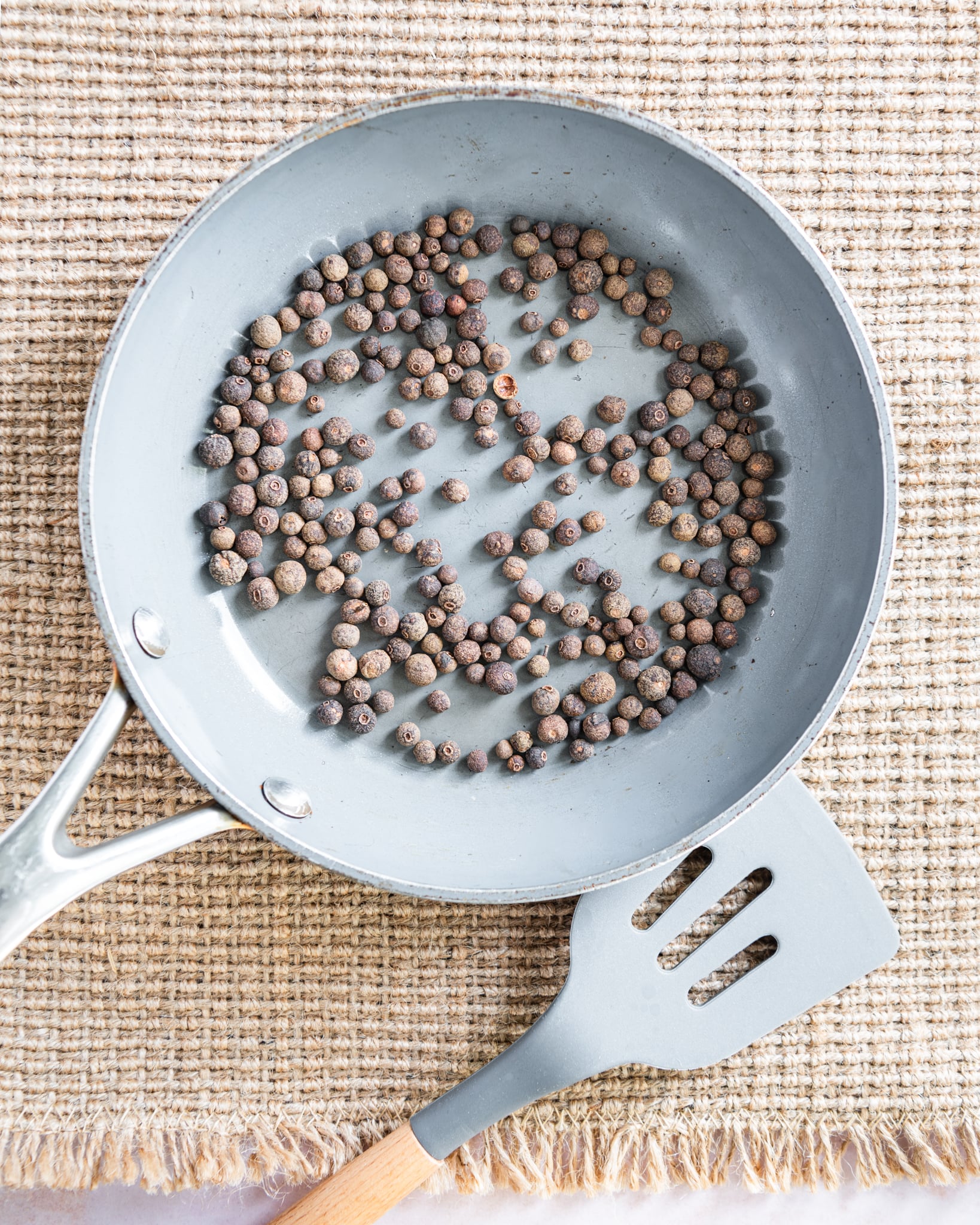 Allspice: How to Use It In Middle Eastern Cuisine - Hungry Paprikas
