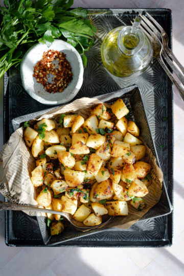 Crispy & Golden Batata Harra (Arabic Potatoes) - Hungry Paprikas