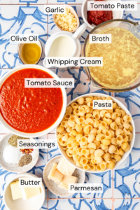 30 Minute One Pot Pink Sauce Pasta - Hungry Paprikas
