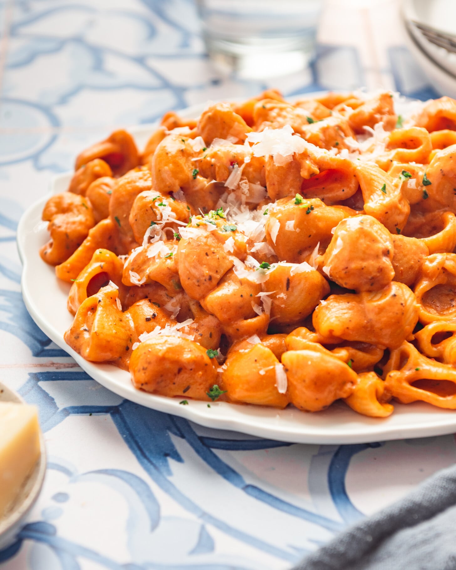 30 Minute One Pot Pink Sauce Pasta - Hungry Paprikas
