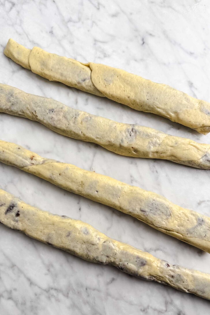Authentic Iraqi Kleicha (Date or Walnut Filling) - Hungry Paprikas