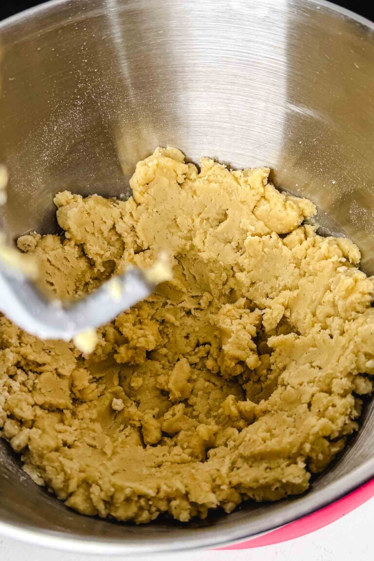 Authentic Iraqi Kleicha (Date or Walnut Filling) - Hungry Paprikas
