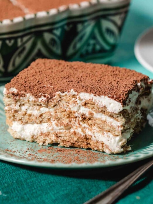 25+ Middle Eastern Desserts - Hungry Paprikas