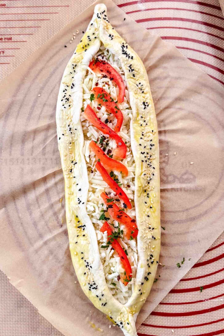 Homemade Turkish Pide (Various Toppings!) - Hungry Paprikas