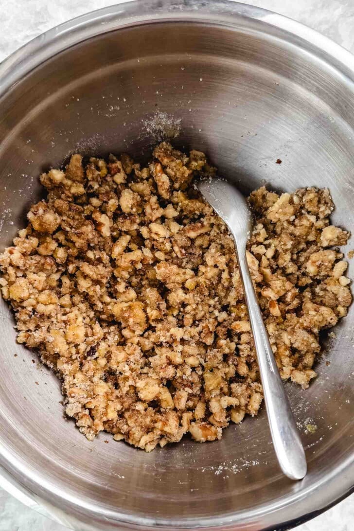 Authentic Iraqi Kleicha (Date or Walnut Filling) - Hungry Paprikas